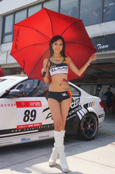社區互聯網 正妹美女 大鵬灣賽車場超辣車模 第五位再現『青筋奶』