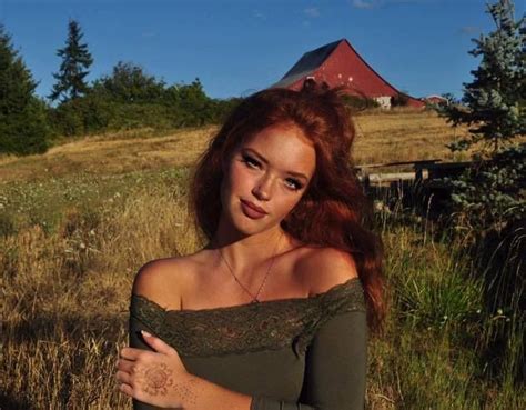 Pin De Design Tribe En Redheads En 2019 Red Hair Beautiful Red Hair