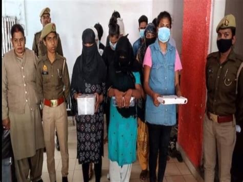Hotel Sex Racket Was Running In Lucknow 12 Arrested Including 7 Girls