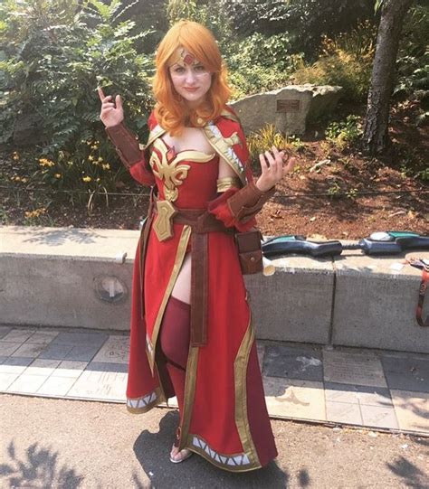 Lina Dota 2 Cosplay