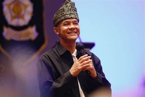 Profil Ganjar Pranowo Gubernur Jawa Tengah