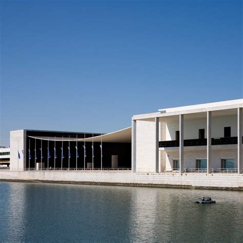 Álvaro siza presents new entrance for granada s alhambra palace