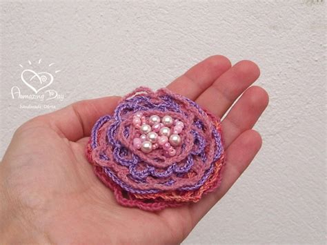 Pinky Lilac Brooch Upcycled Jewelry Purple Pink Wool Brooch Crocheted