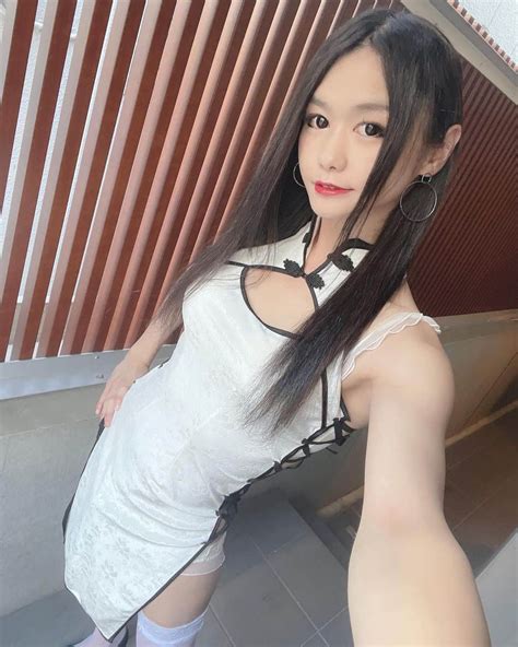 大島薫さんのインスタグラム写真 大島薫instagram 「今日はチャイナドレスを着ました。i Rarely Wear A Bra