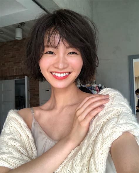 岡崎紗絵とジャニーズ松村北斗との熱愛真相は 彼氏はいる ｜ エンタメ受信中