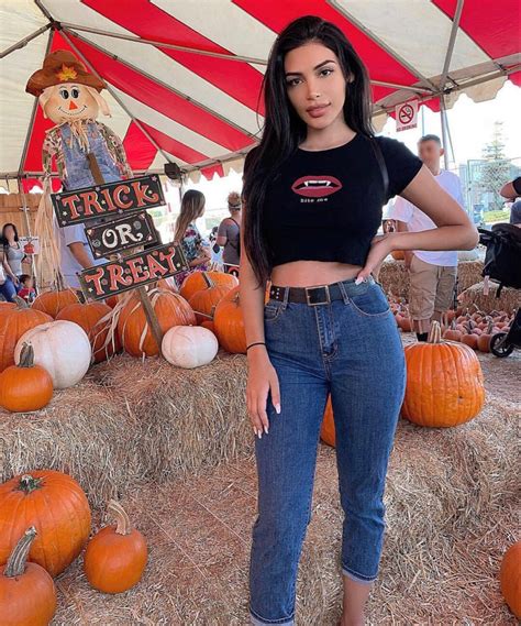 Pin By Ana Belen Crespo On Vestidos Mom Jeans Fashion Pants
