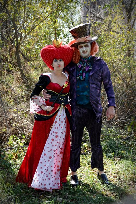 Alice In Wonderland Couple Costumes Queen Of Hearts And Mad Hatter