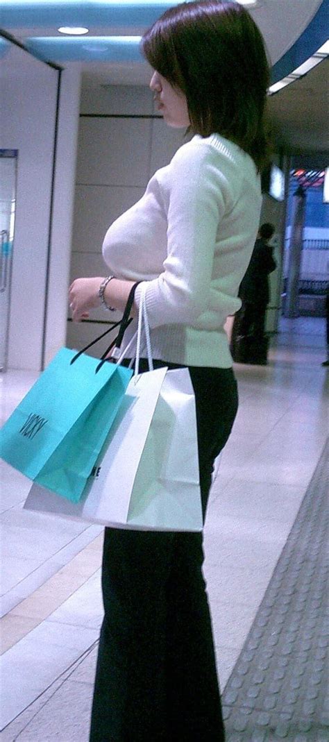 （突き出すお乳特集）ミサイルオッパイ＆ロケットオッパイの素人♀は24時間ずっと男を誘惑し続けているという現実 Fashion