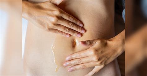 Benefits Of Oiling Daily Belly Button Before Sleeping रात में सोने से