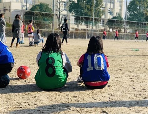 今日は仕事の都合で サッカーの送迎ができなかったので 初めて子どもたちだけで 電車で行ってもらいました🚃 帰りは迎えに行こうとしたら 『帰りも