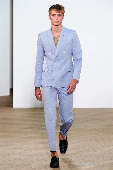 25 Ideas On How To Wear Double Breasted Suits For Men