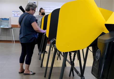 Imelda Padilla Takes Strong Lead Over Marisa Alcaraz In La Council