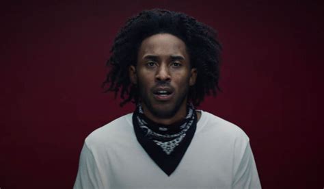 Dans Son Nouveau Clip Le Rappeur Kendrick Lamar Se Métamorphose Grâce