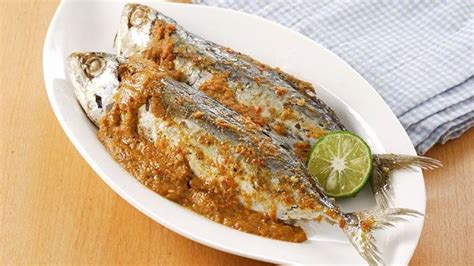 Resep Pecak Ikan Kembung Rasanya Enak Bikin Ketagihan Yuk Recook