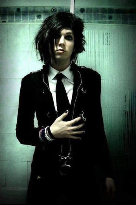 40 Cool Emo Hairstyles For Guys Creative Ideas