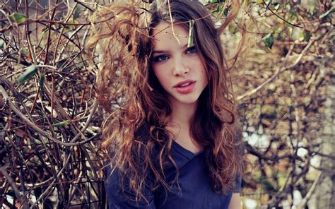 Emily Tebbetts Long Hair Model Auburn Hair Tessa Schaaf Women