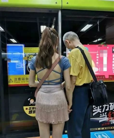 westred🐯西红输🐯🏳️‍🌈🙋🏿🇺🇸互fo漏掉请留言 on twitter 21岁的程序员小李和比他大2岁的女友