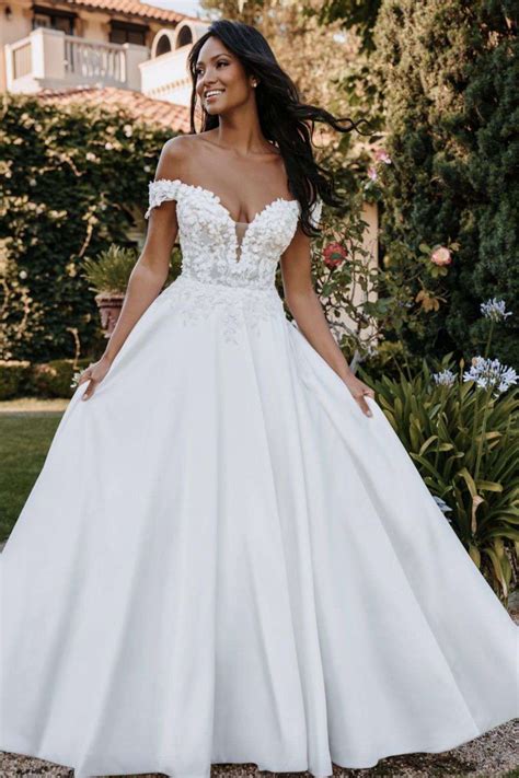 The 14 Best Sweetheart Neckline Wedding Dresses