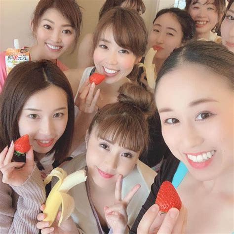 織田千穂さんのインスタグラム写真 織田千穂instagram 「dvd撮影合間の…🎥 出演者一同もぐもぐタイム ༥ ŧ‹”ŧ