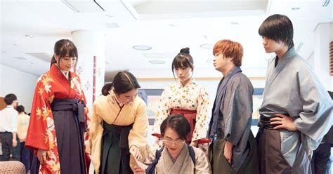 広瀬すず＆新田真剣佑が見つめ合う！映画『ちはやふる －結び－』場面写真 3 8 ：フォトギャラリー｜シネマトゥデイ ちはやふる ちはや 映画