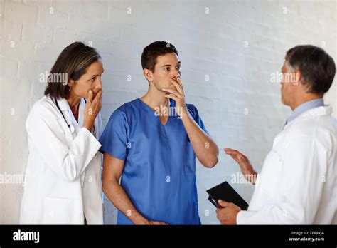 Ernstes Gespräch Fotos Und Bildmaterial In Hoher Auflösung Alamy