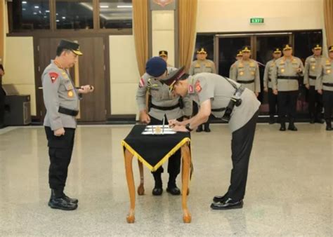 Kapolri Pimpin Upacara Kenaikan Pangkat 4 Pati Polri Resmi Naik
