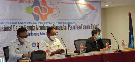 Fakultas Teknik Gelar Seminar Nasional Insinyur Profesional 2022