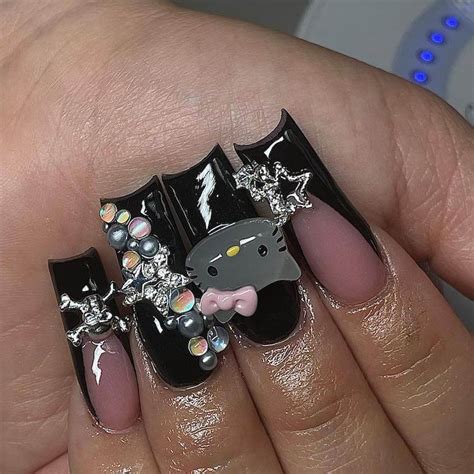 Nails Designs 2022 Hello Kitty