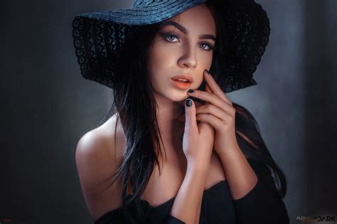 Wallpaper Women Brunette Black Hair Black Clothing Face Portrait