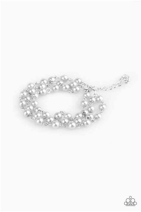 Paparazzi Stage Name Silver Pearl Silver Chain Bracelet