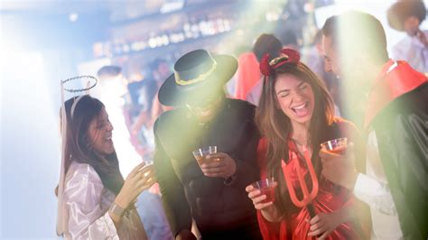 21 Hilarious Group And Trio Halloween Costume Ideas