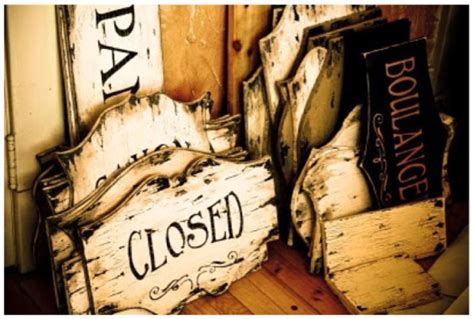 10 Creative Vintage Sign Ideas - Sunlit Spaces