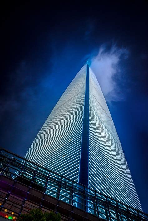 Direct View Linear LED Fixtures for Media Facades and Architectural ...