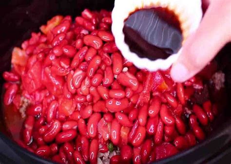 Easy Slow Cooker Chili Recipe - DIY Joy