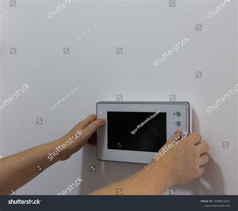 5+ Hundred Security System Installation Keypad Royalty-Free Images ...