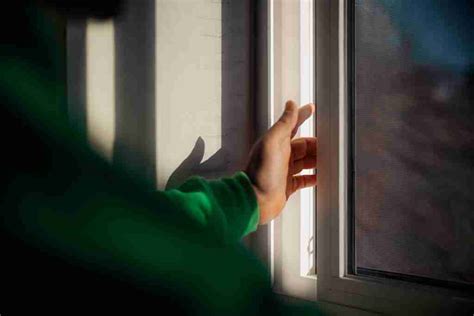 Sliding Window Installation Guide: 5 Tips for Homeowners - Silverline ...