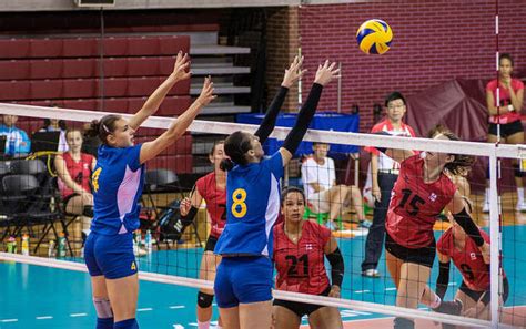 How to Block a Volleyball Like a Pro (10-Step Guide) – Volleyball Expert