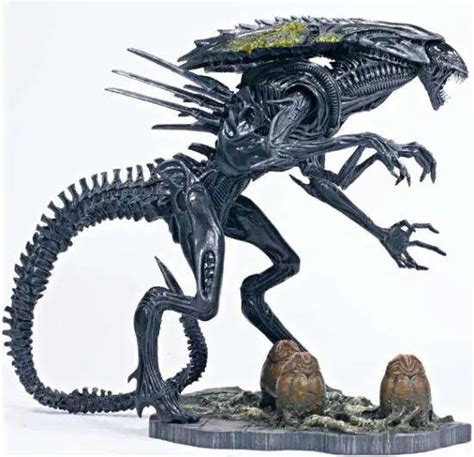 McFarlane Toys Alien vs Predator Playsets Alien Queen Action Figure Set ...
