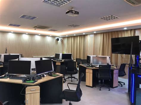 How to design school computer lab furniture