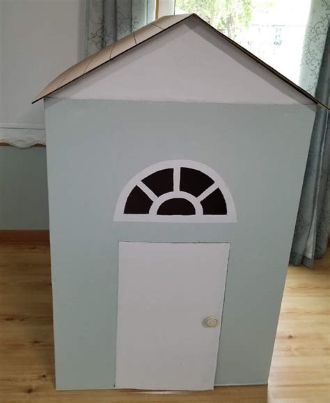 A Fun Cardboard Playhouse Idea – DIY