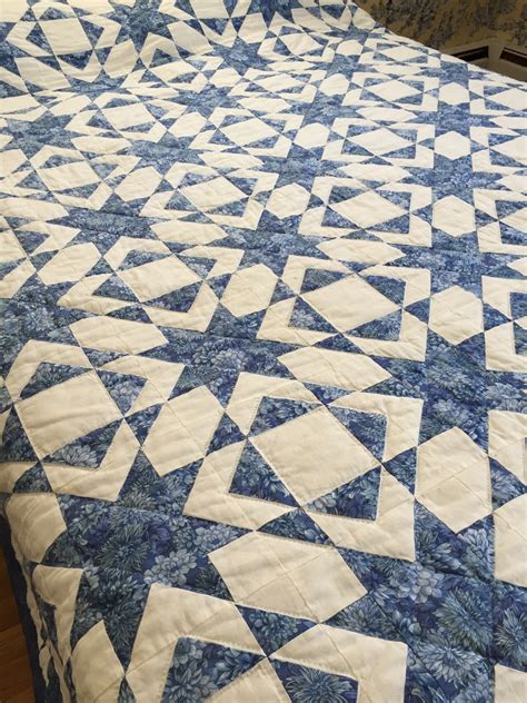 Image result for Simple Two-Color Quilt Patterns