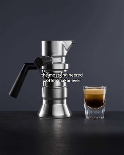 An engineer got obsessed with coffee… and built this ☕️ The 9Barista Mk.2 brews espresso at 93°C and 9 bars using aerospace engineering principles. Basically a semi-automatic espresso machine for your stove. Price starts at €535… worth it? 👀 📹:tannercolson #coffee #barista #barman #asmr #espresso
