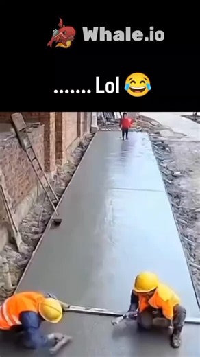 GOLU 🤪 on Instagram: "The X post features a viral 20-second video from a April 21, 2025, race in Ji-Paraná, Brazil, showing a male runner collapsing in exhaustion meters from the finish line but crawling across amid cheers, captioned "His body gave up, but his spirit never did." Posted by @akuhayum a user who shares random inspirational videos, the clip has garnered over 759,000 views and 12,800 likes in two days, highlighting themes of mental resilience in endurance sports. This footage, first