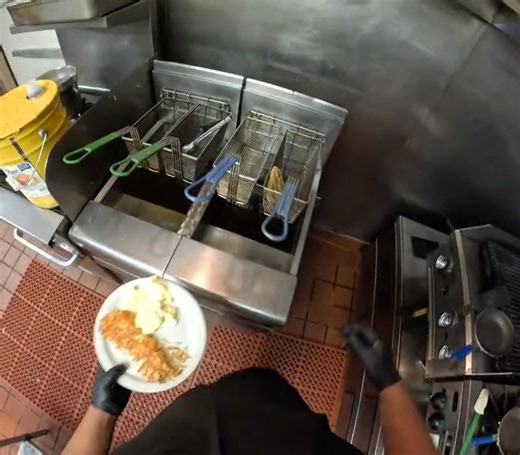 How to Cook Bacon Like a Pro 🥓 #LineCookJobs | Burgerguy