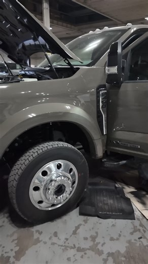 Innovative Dually Flatbed Setup for UTV Hauling