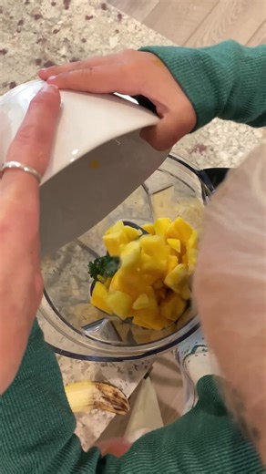 ❤🥗Get the freshest, most flavorful herbs and vegetables right from your kitchen with Gardyn and change your meal-style without changing your lifestyle. A better way to eat healthy all year round. | Gardyn