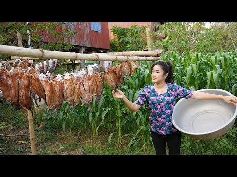 Sreypov Life Show: Traditional dried fish | Family food cooking
