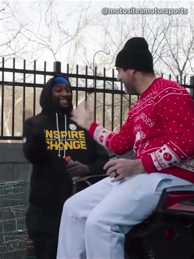 Aaron Rogers getting that "discount double check" on some X3s for his teammates.