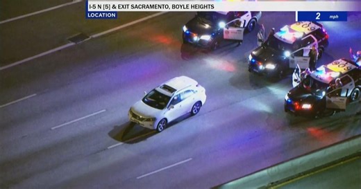 5 Freeway closed after pursuit suspect stops near East LA