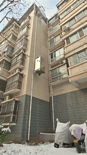 Demonstration of high rise building escape capsule